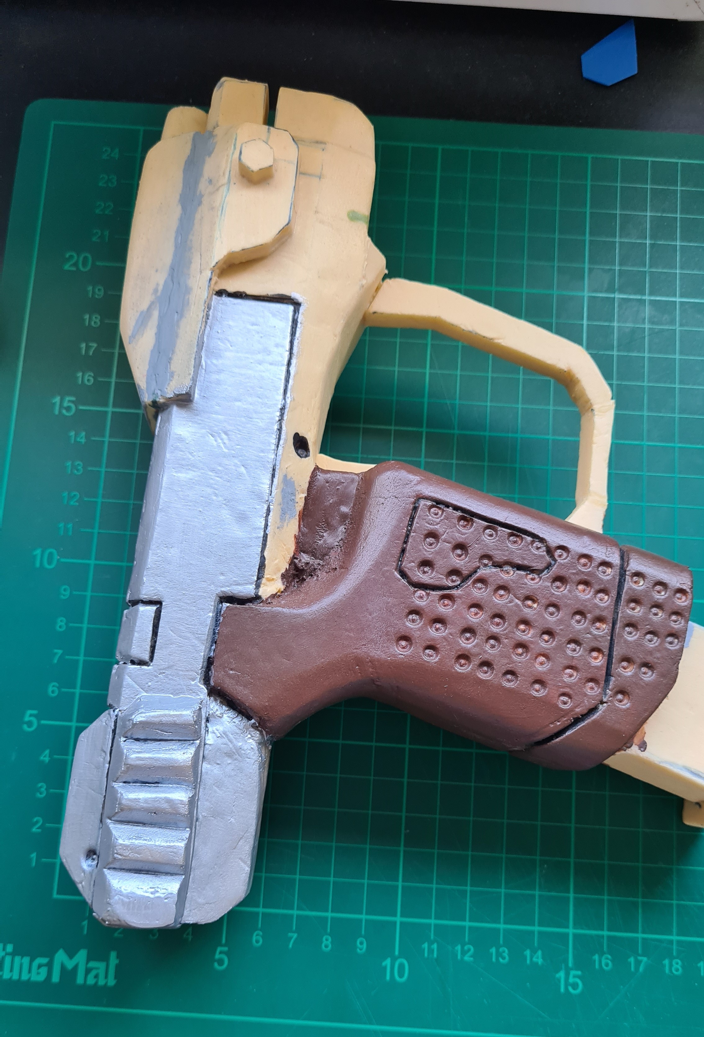 Props - Halo CE M6D Magnum Foam - Painting | Halo Costume and Prop ...